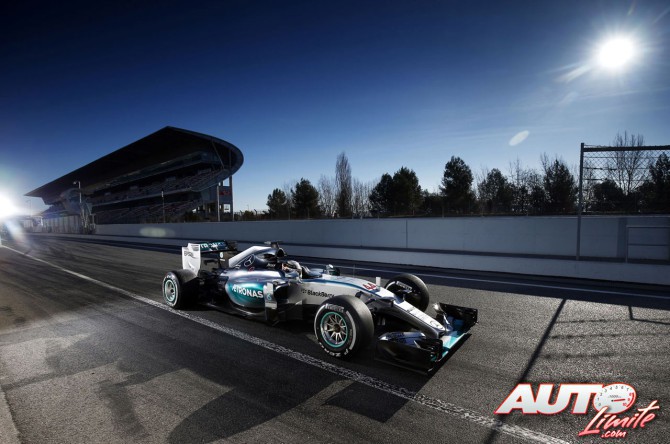 04_Lewis-Hamilton_Mercedes-F1-W06_2015