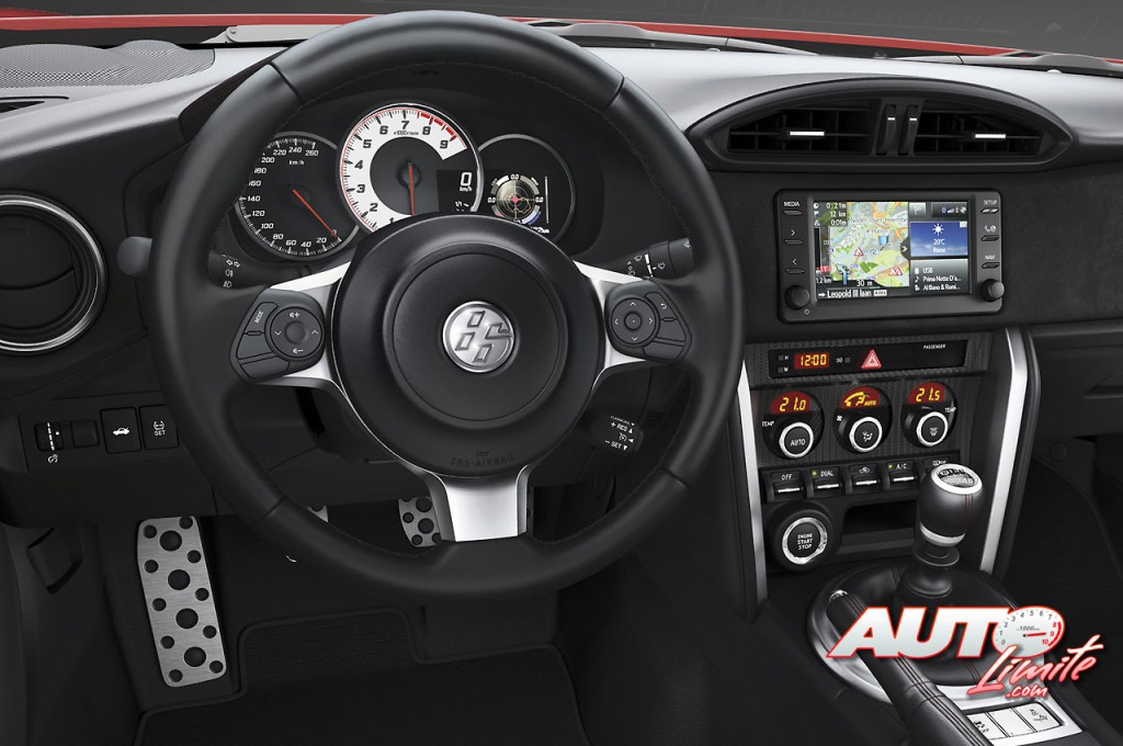 Toyota-GT86-2017_interior_05