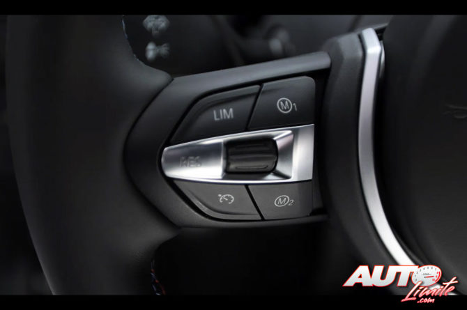 BMW-M2-Competition-2018_interior_17