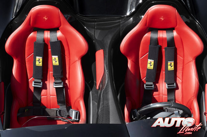 Ferrari-Monza-SP2_interior_14