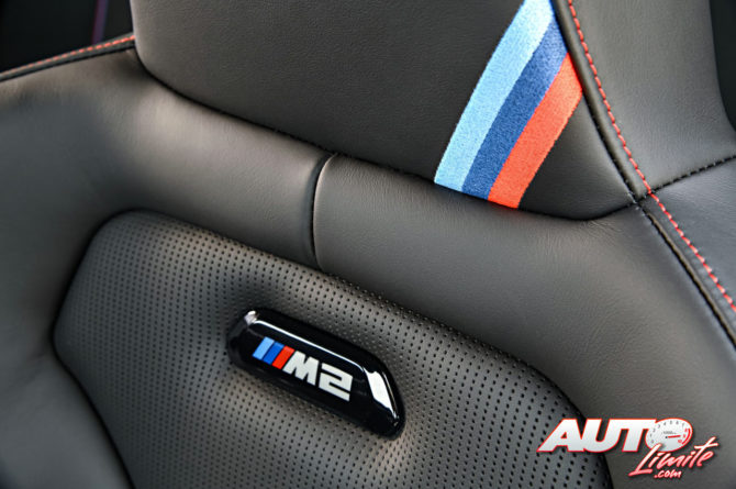 BMW-M2-CS-2019_interior_22