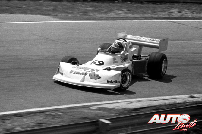 Gilles-Villeneuve_18_Formula-Atlantic-1976_March-76B_Mosport-Park